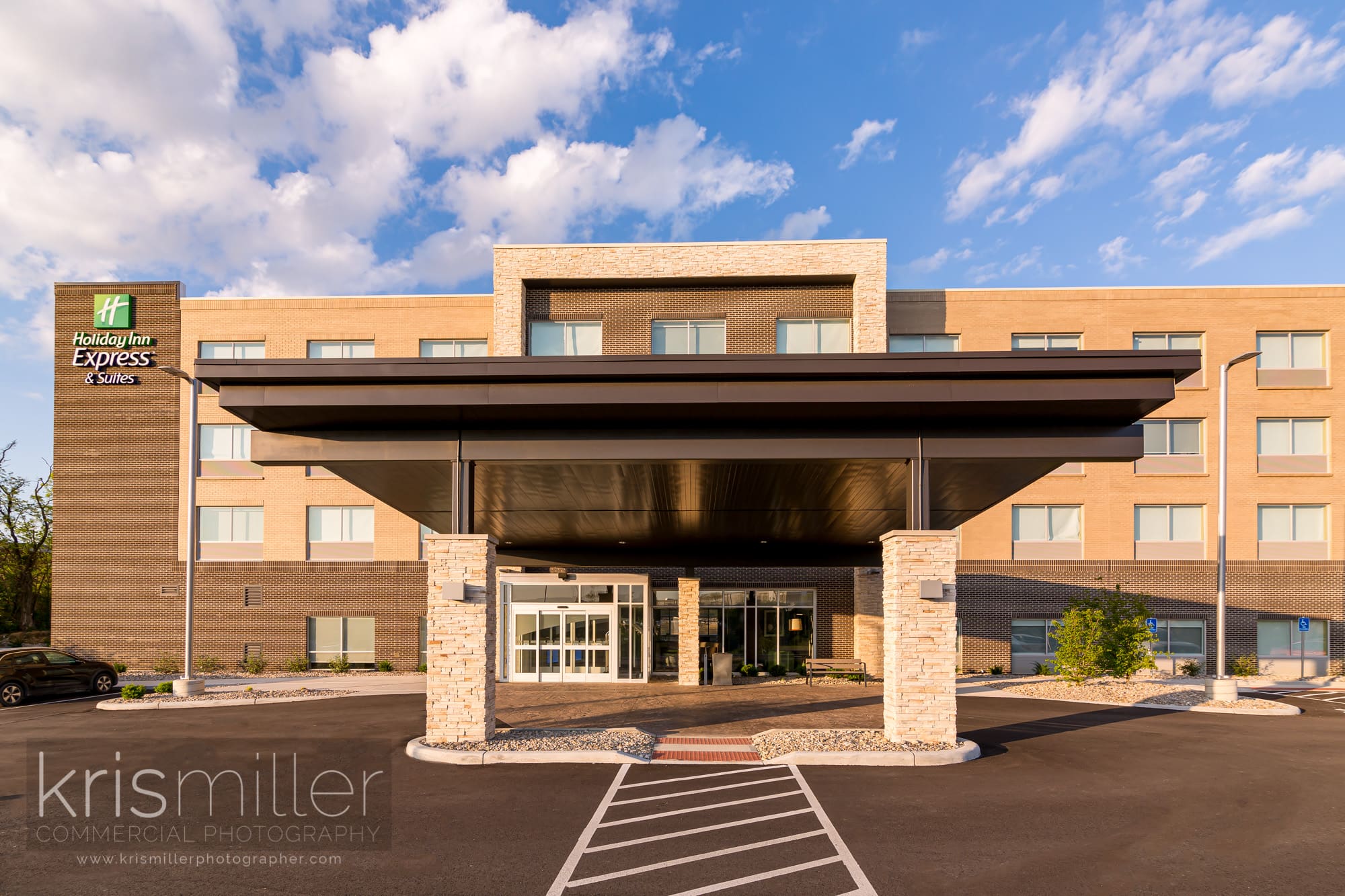 Alpha Construction - Holiday Inn - Kris Miller Commercial Photographer